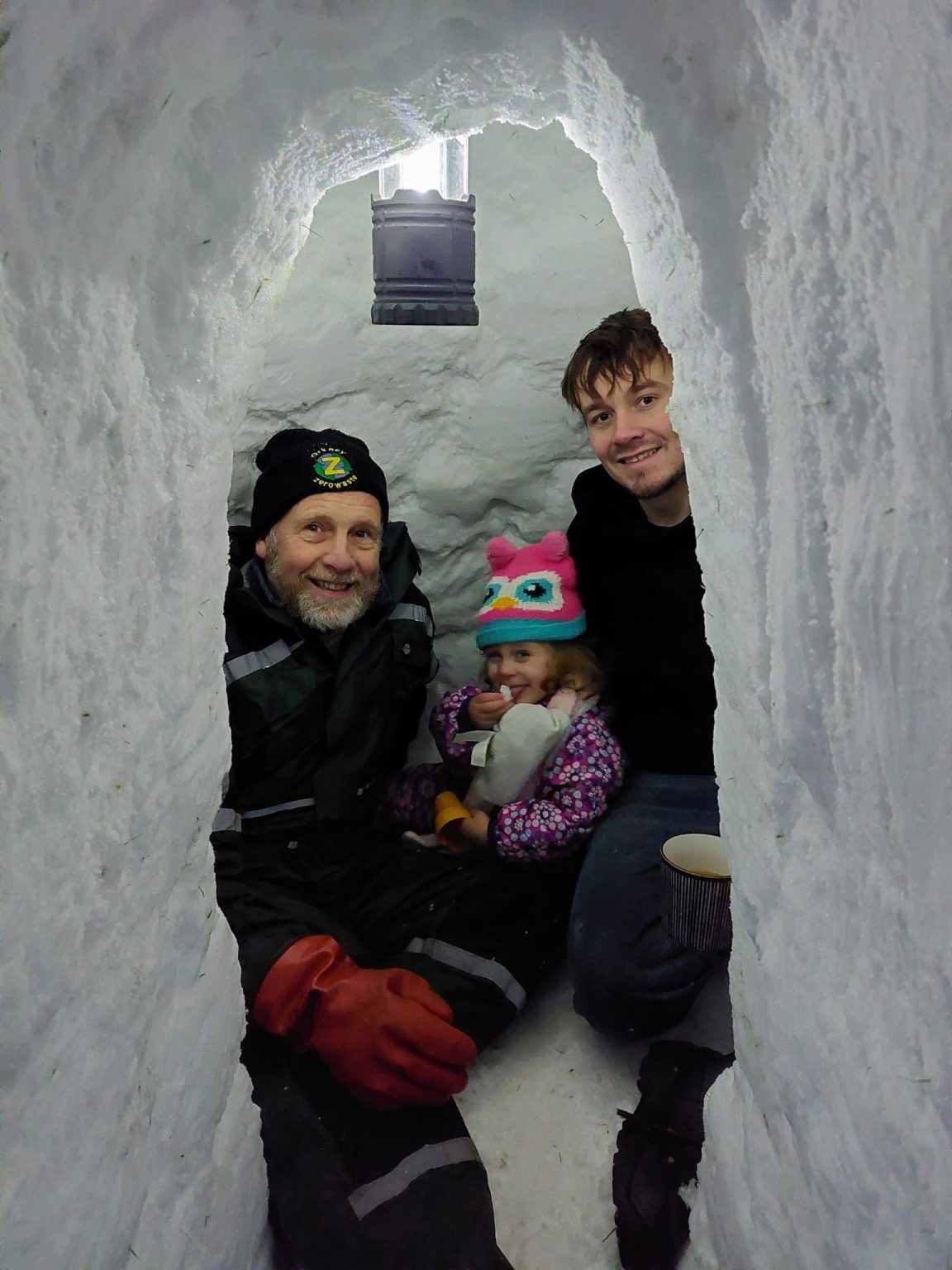 Stonemason turns snowmason with impressive igloo - The Orcadian Online